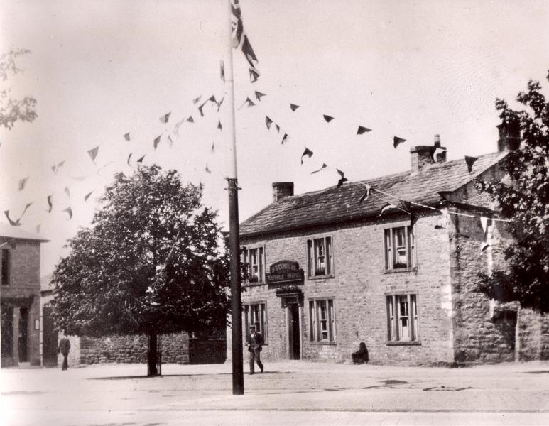 Exit/Old Photographs of Long Preston/Pubs & Hotels/Maypole 1908